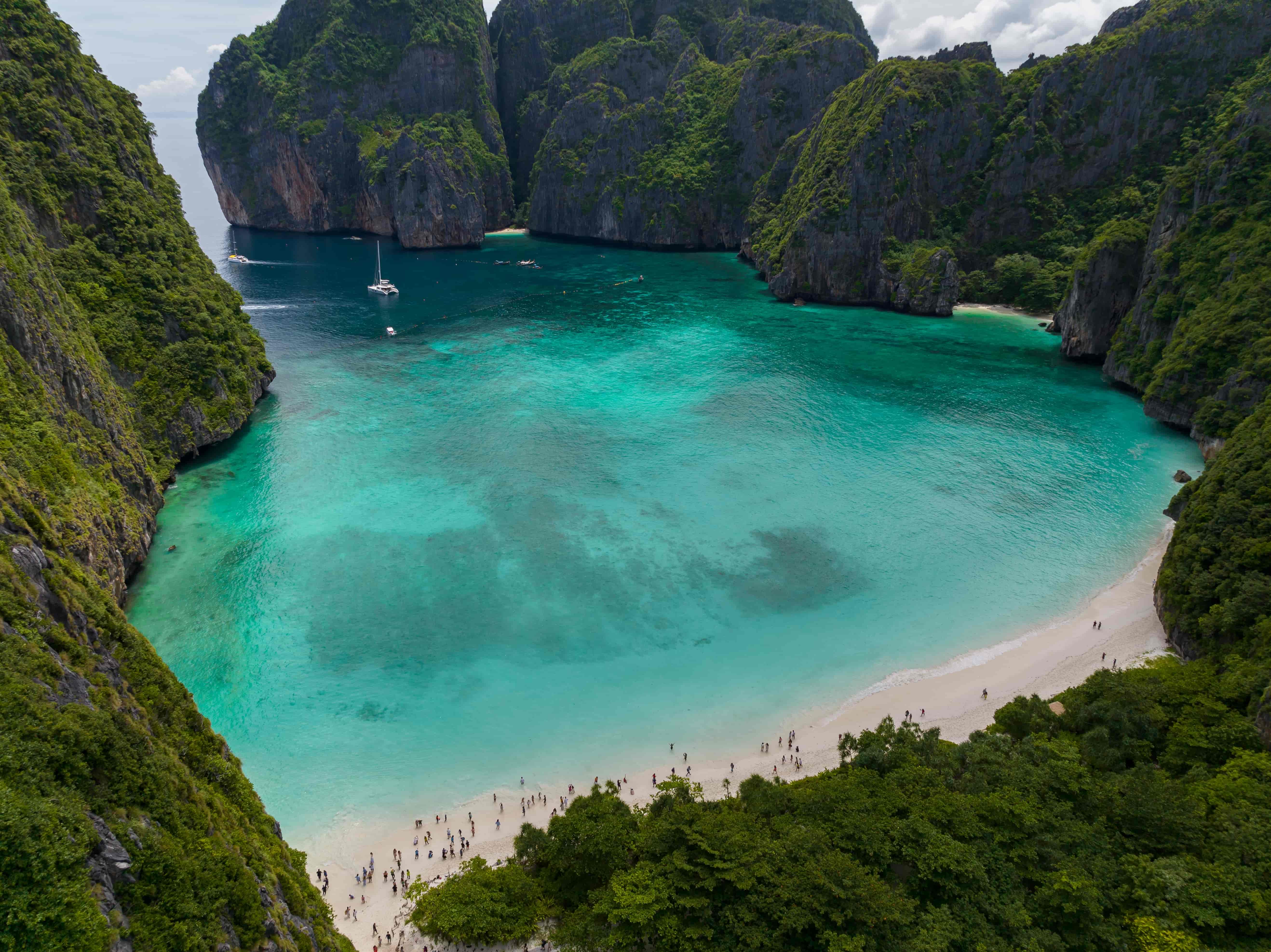 Koh Phi Phi - Realistic Asia